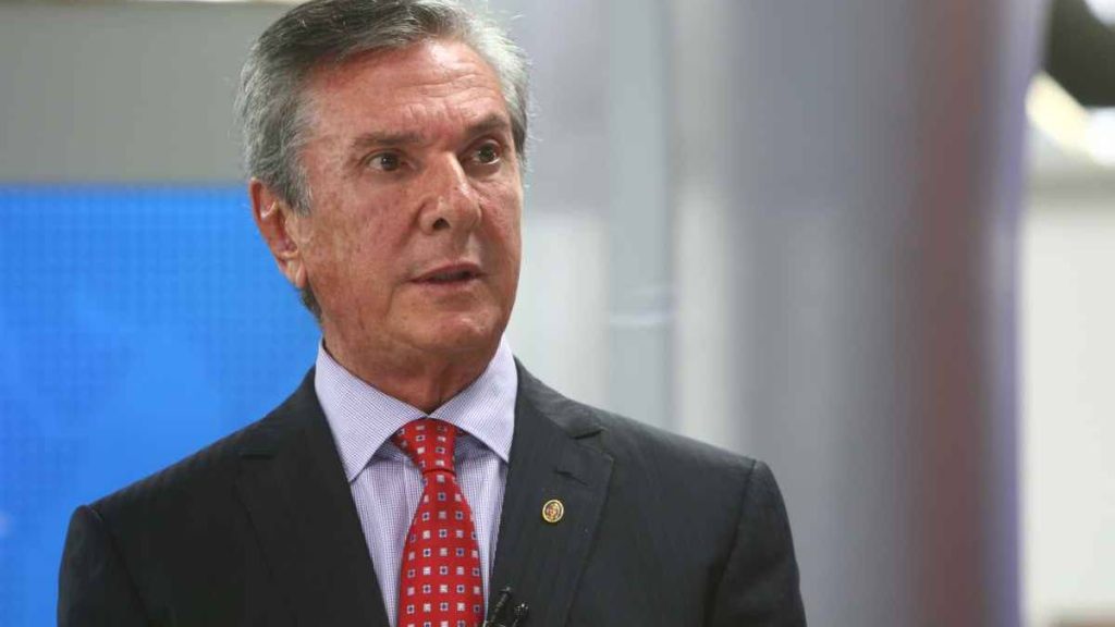 Plano Collor: O plano que mudou a economia do país - ESTOA